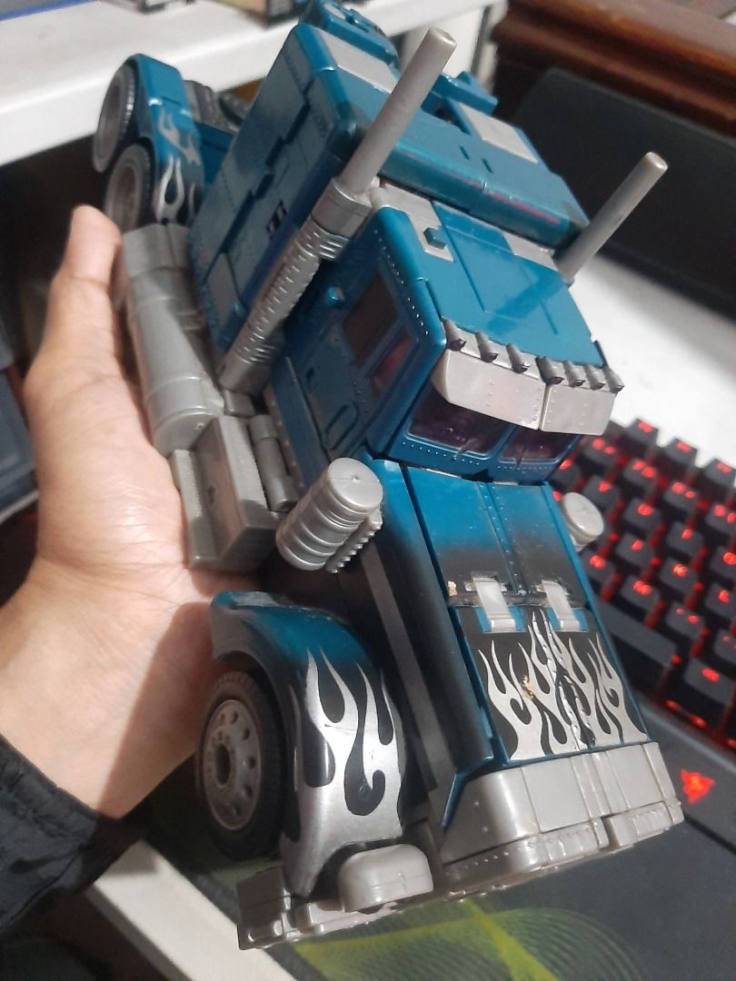 Transformer Optimus Prime Nightwatch Hasbro 2008, Hobbies & Toys, Toys ...