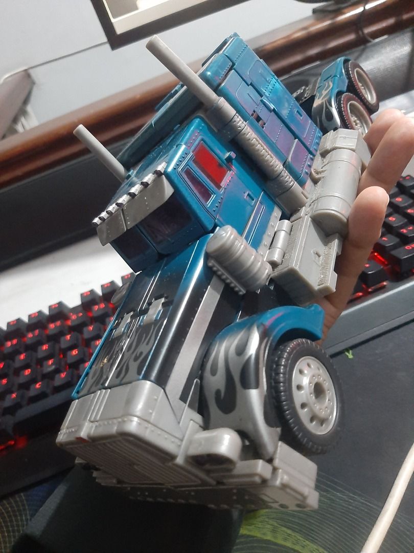 Transformer Optimus Prime Nightwatch Hasbro 2008, Hobbies & Toys, Toys ...