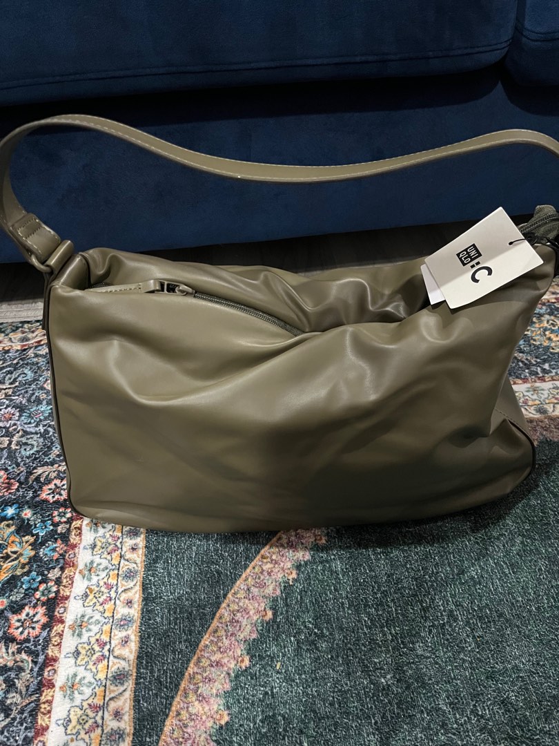 Uniqlo viral japan, Women's Fashion, Bags & Wallets, Shoulder Bags on ...