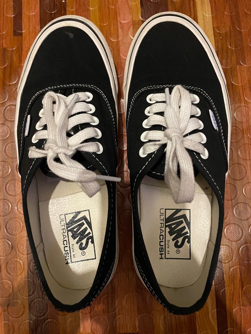 Vans vault 44DX, Men's Fashion, Footwear, Sneakers on Carousell