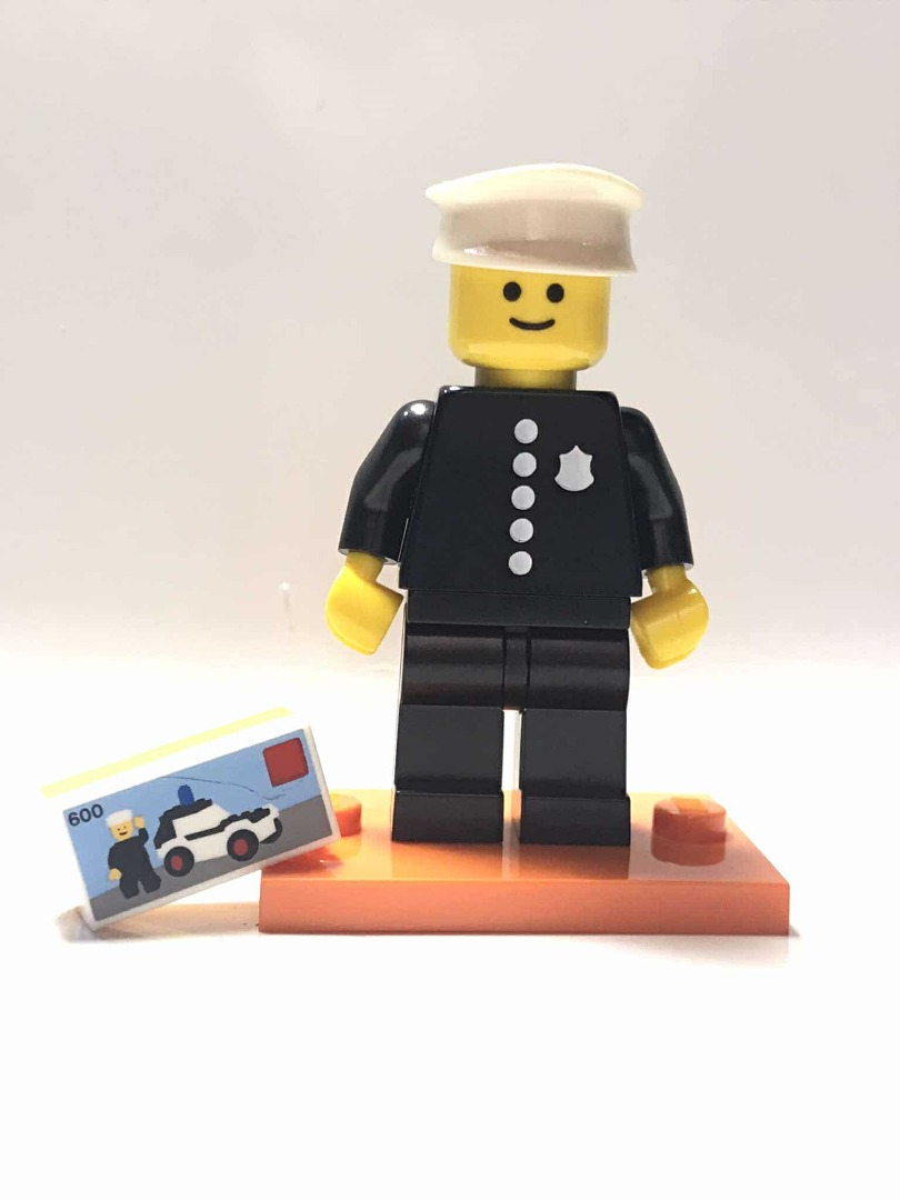 LEGOMinifigure 1978 Classic Police Officer, Series 18 (Complete Set ...