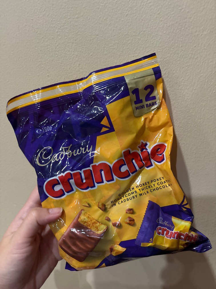 Cadbury crunchie honeycomb milk chocolate, Food & Drinks, Packaged ...