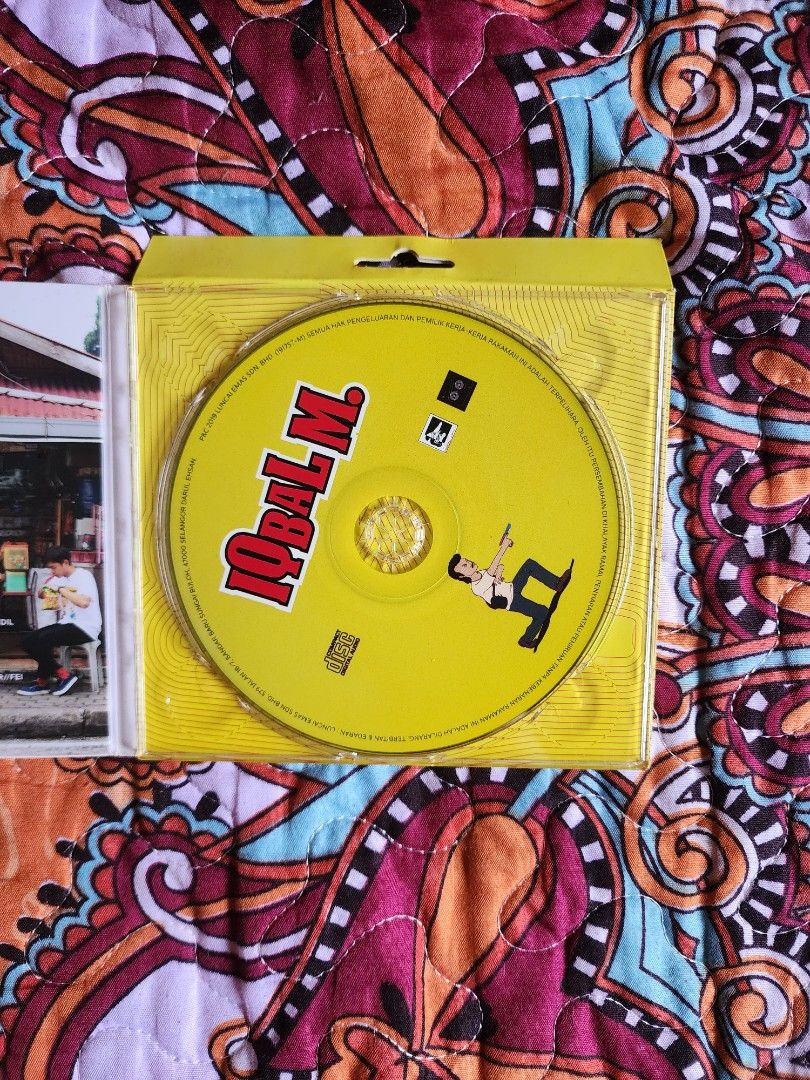 (Bundle set) CD Album Hujan Jika Sempat, Hujan Suria, Kaset Hujan Riot ...