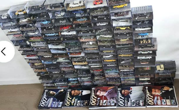 Complete set from James Bond Car Collection with magazine Total of ...