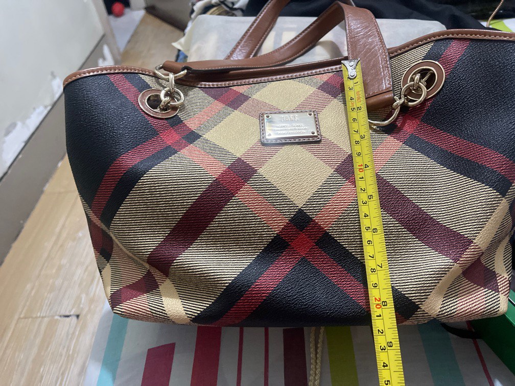 Daks london shoulder bag, Luxury, Bags & Wallets on Carousell