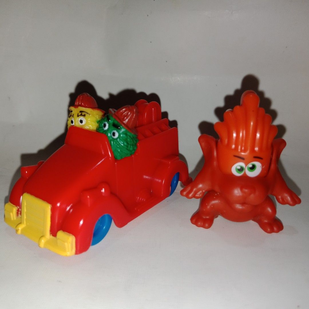 Mcdo fastfood toys vintage car vehicle firetruck 1993 and kinder ...