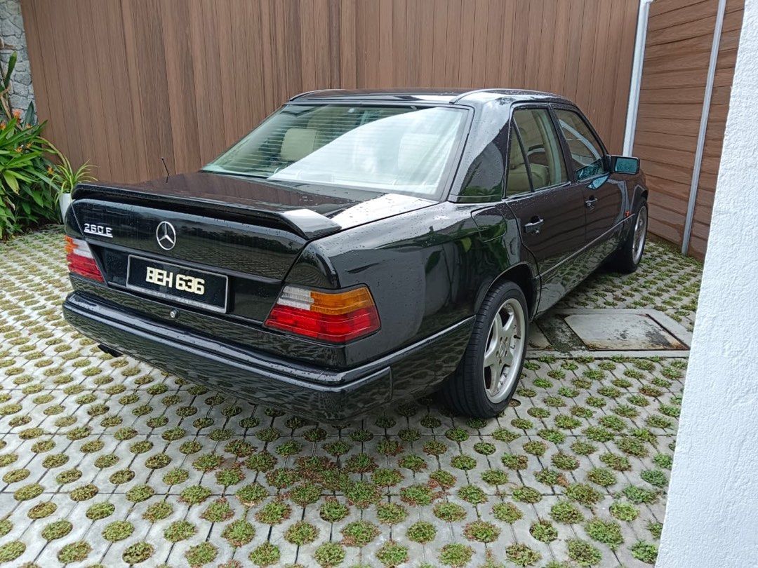 Mercedes Benz W124 (260E), Cars, Cars for Sale on Carousell