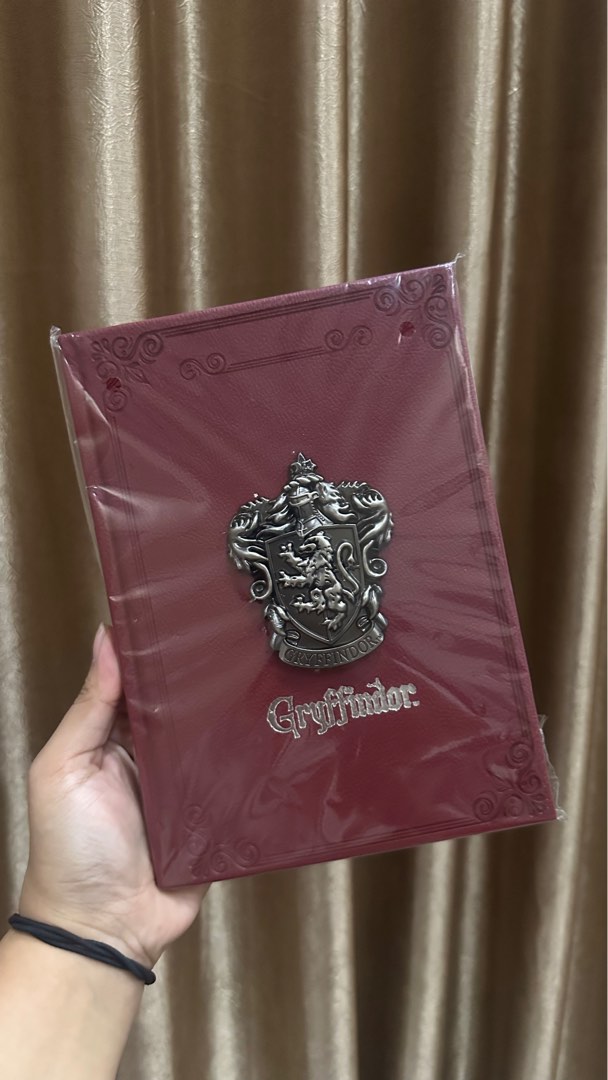 Notebook Gryffindor Harry Potter x Miniso, Buku & Alat Tulis, Buku di ...