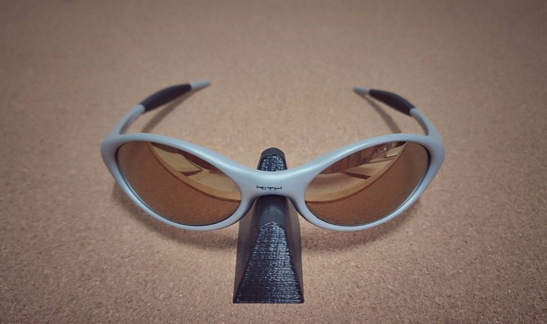 Oakley X Kith Eye Jacket, Men's Fashion, Watches & Accessories ...