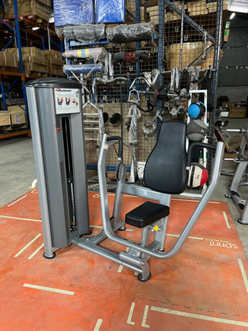 Paramount chest press machine gym equipment, Sports Equipment, Other ...