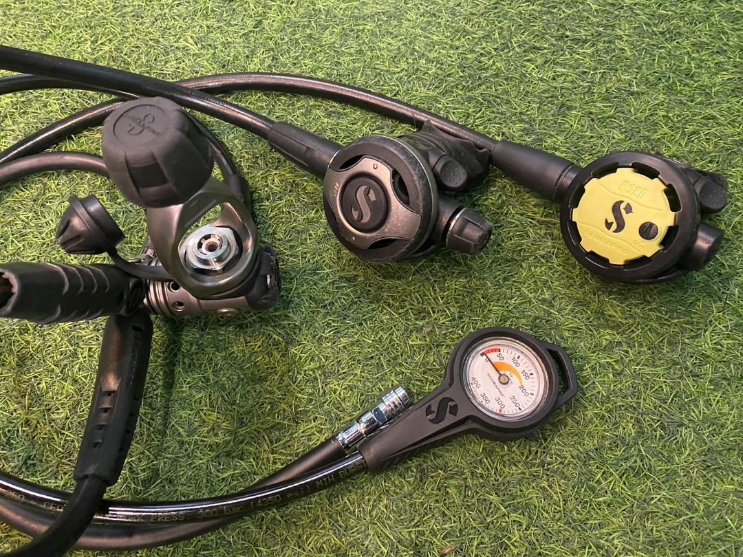 SCUBAPRO MK25 T 一級頭 S600 T 二級頭 R380 備二 單錶 8-9成新 一年保固, 體育器材, 其他運動配件在旋轉拍賣
