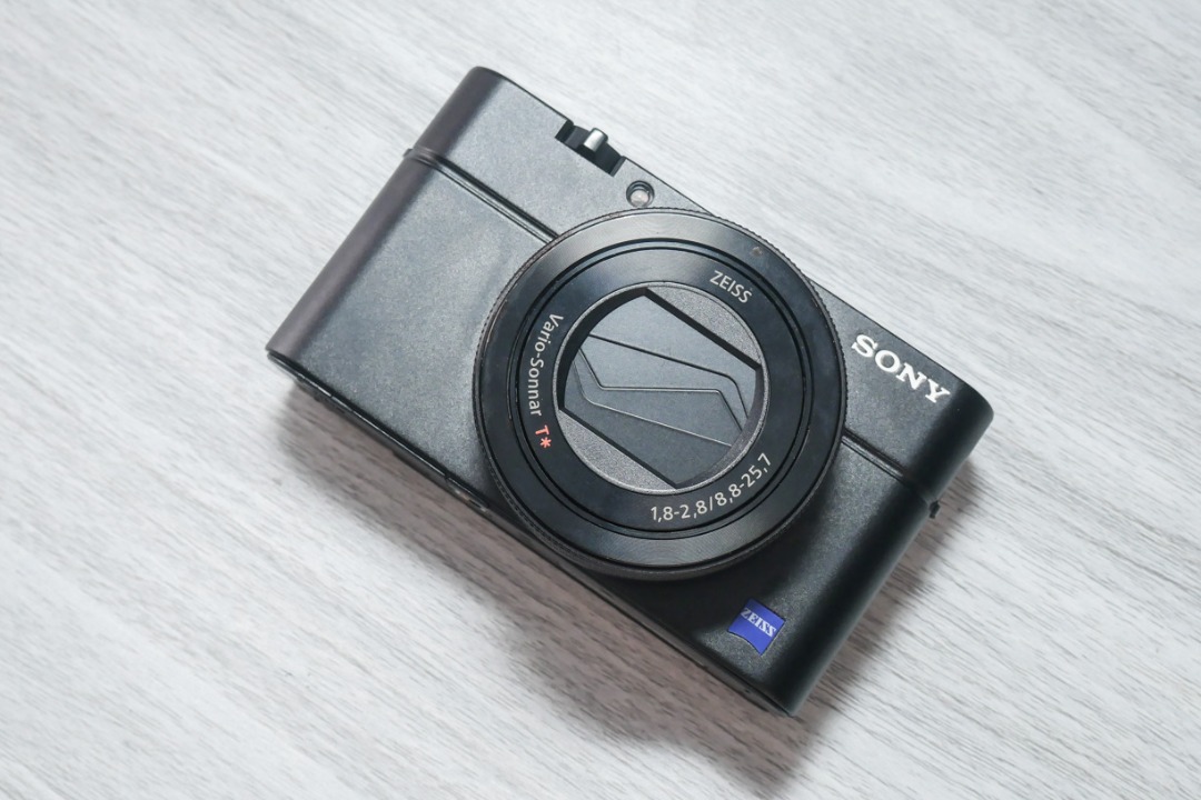 Sony Cybershot RX100 Mark IV Digital Camera - Lite Used, Fotografi di ...