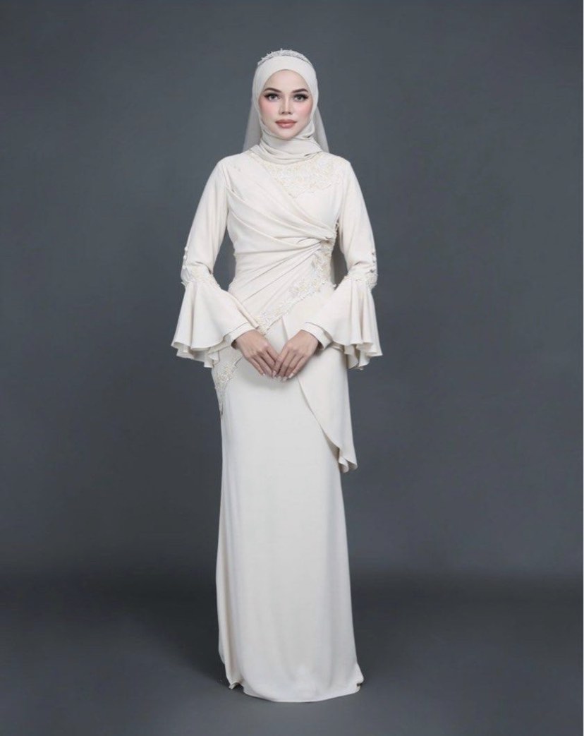 Trisya dress in champagne, Women's Fashion, Dresses & Sets, Dresses on ...