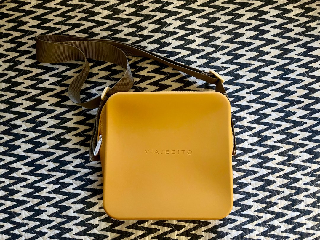 Viajecito Camel Yellow Splashbag, Women's Fashion, Bags & Wallets ...