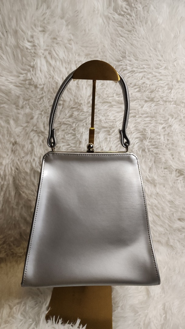 Vintage Frame Silver Bag, Women's Fashion, Bags & Wallets, Tote Bags on ...
