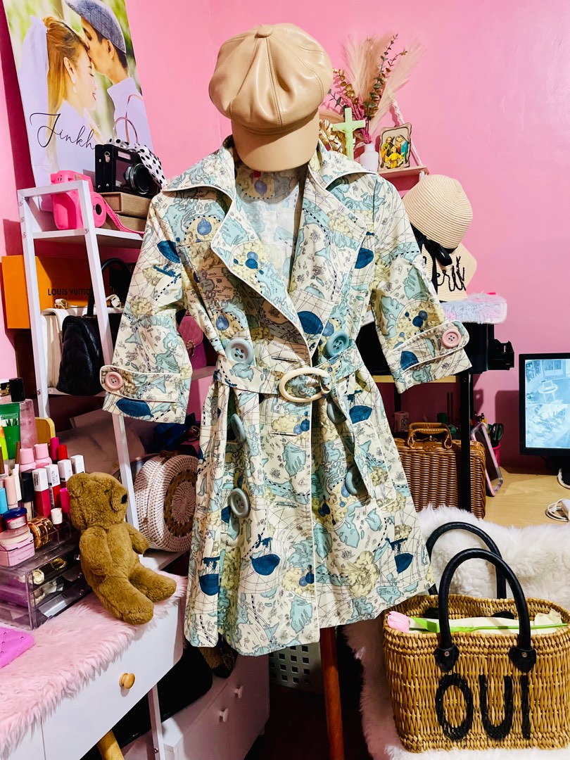 Vintage Map Coat with Belt, Women's Fashion, Coats, Jackets and ...