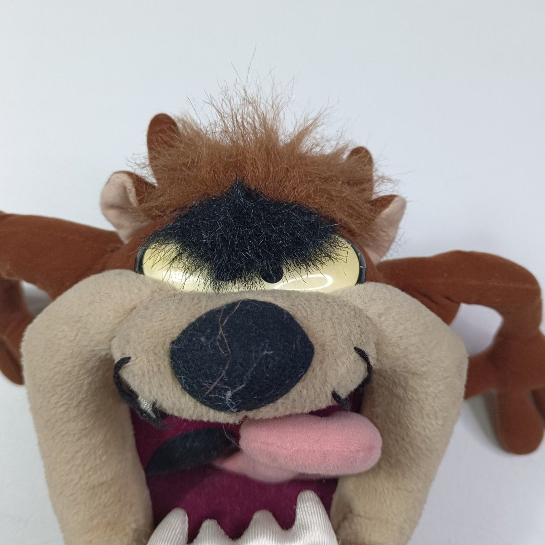 VINTAGE TAZMAN -LOONEY TUNES, Hobbies & Toys, Toys & Games on Carousell