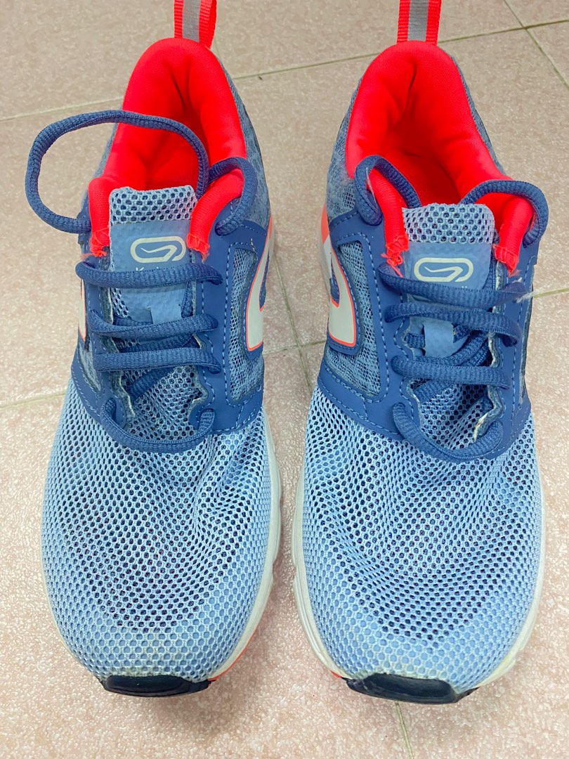 Decathlon shoes, Women's Fashion, Footwear, Sneakers on Carousell