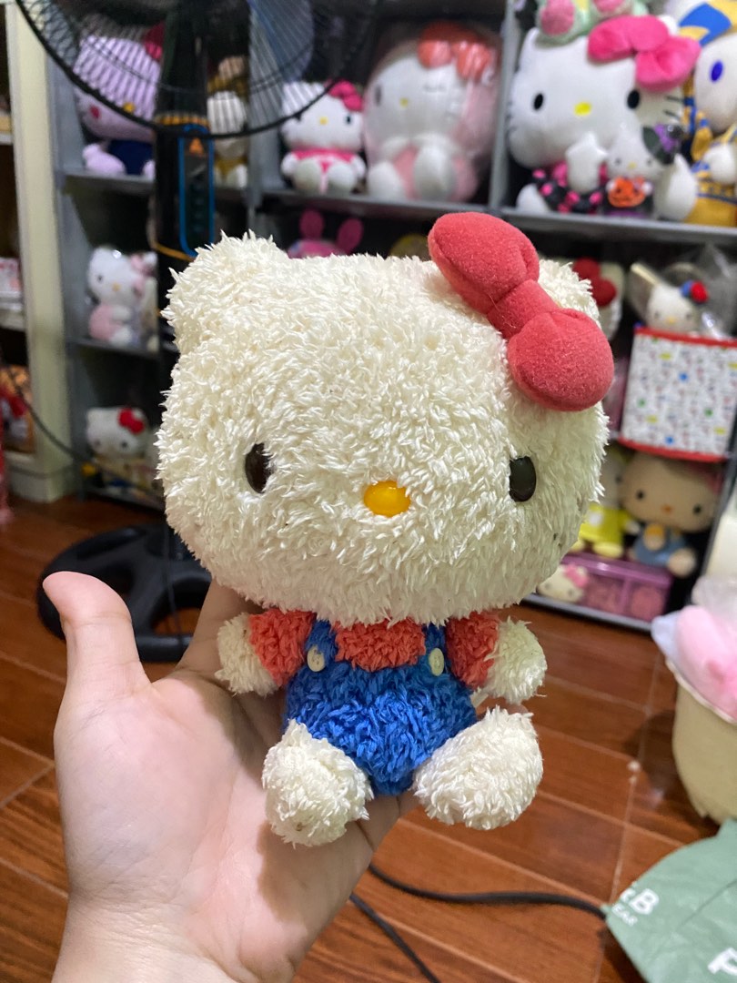 Hello kitty small, Hobbies & Toys, Toys & Games on Carousell