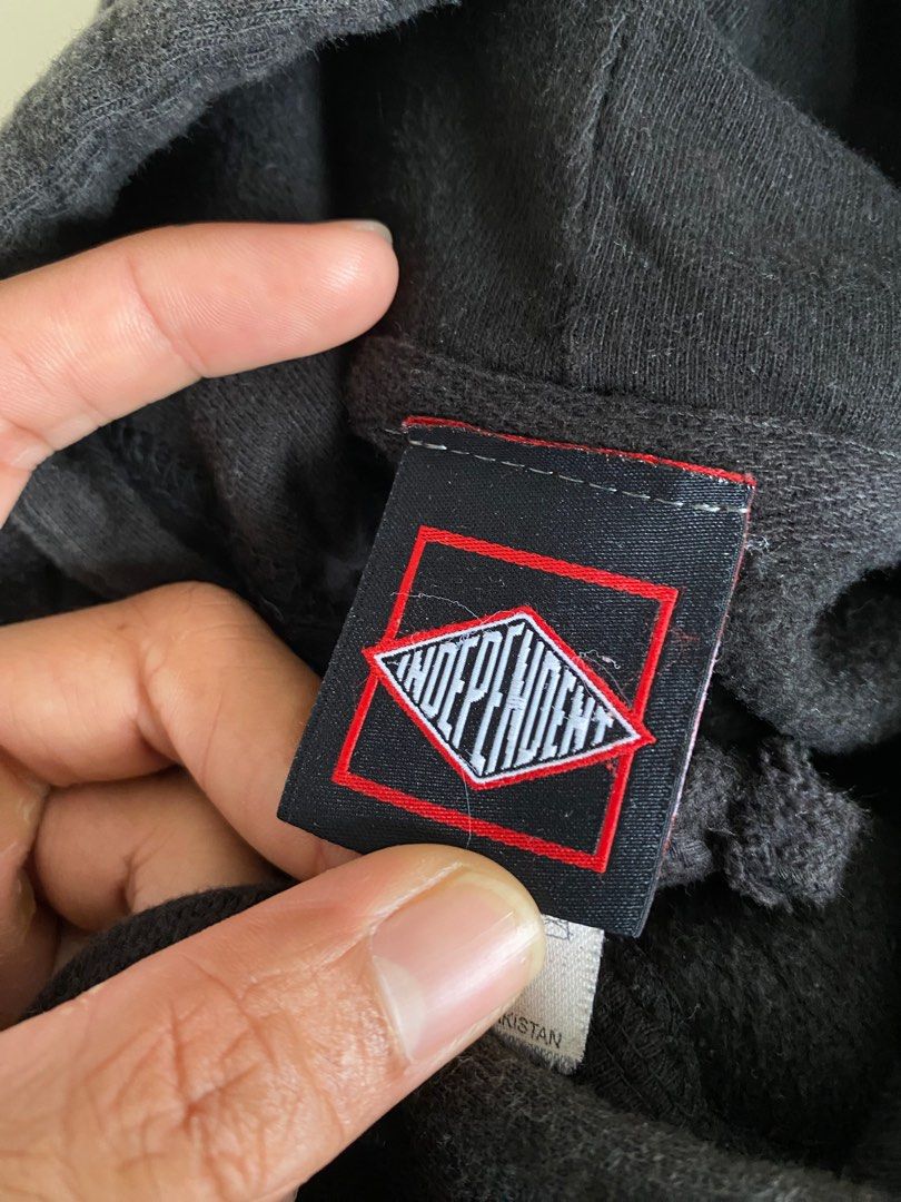 Independent x toy machine, Men's Fashion, Activewear on Carousell