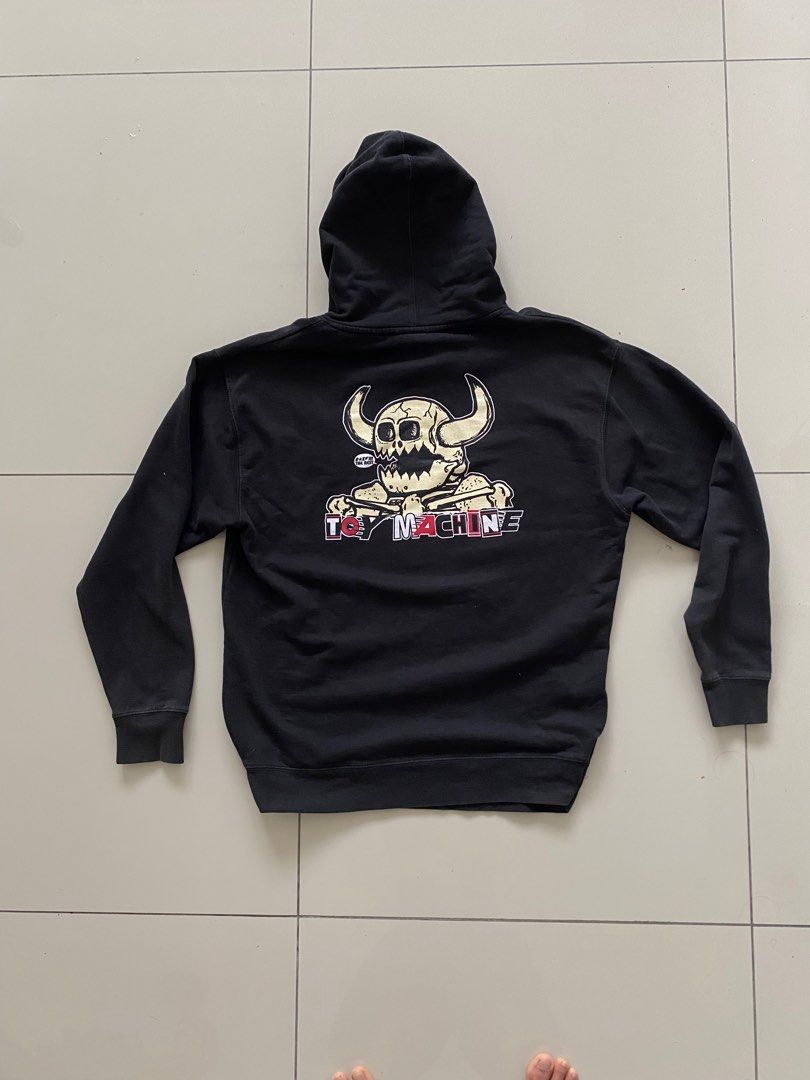 Independent x toy machine, Men's Fashion, Activewear on Carousell