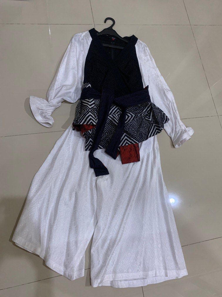 Ketique Designer One Set Batik Kebaya Modern, Fesyen Wanita, Pakaian ...