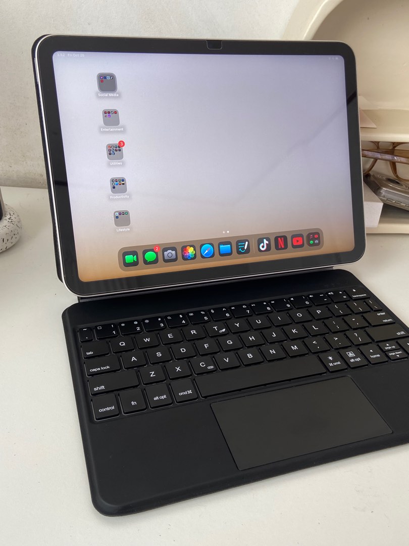 MAGIC KEYBOARD IPAD 10th GEN, Mobile Phones & Gadgets, Mobile & Gadget ...