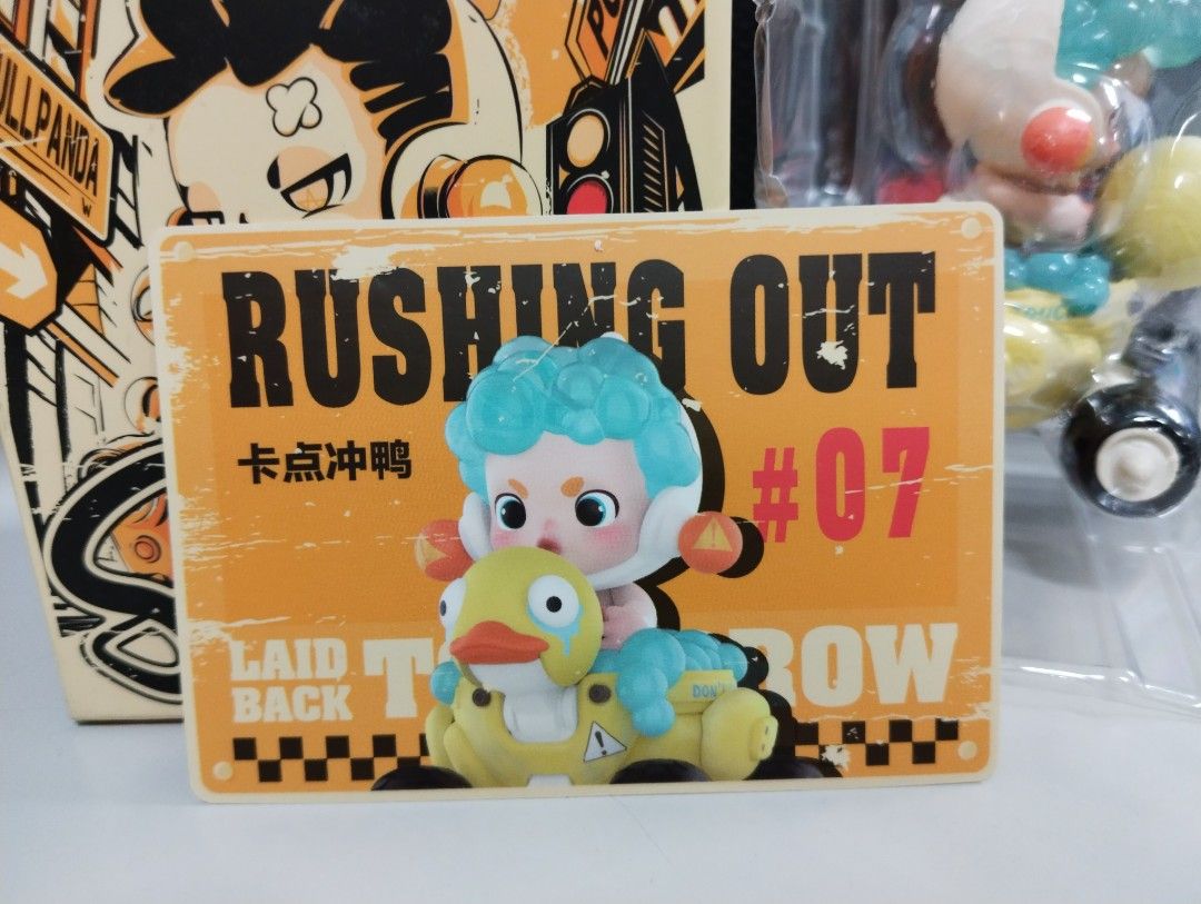 Popmart Skullpanda Rushing out Ducky laid back tomorrow clam shell ...