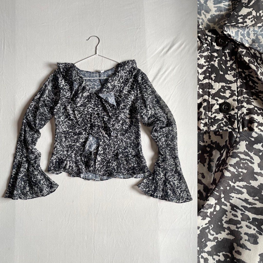 ST10. Black White Abstract Print Bell-Sleeve Ruffled Top, Women's ...