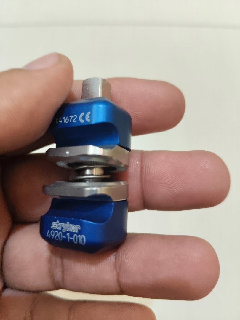 Stryker fixation rod /rod clamp, Health & Nutrition, Medical Supplies ...
