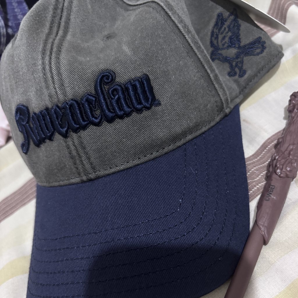 topi ravenclaw (miniso x harry potter), Fesyen Pria, Aksesoris, Topi di ...