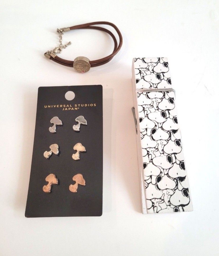 Universal Studios Japan and Typo Snoopy Merch, Hobbies & Toys ...