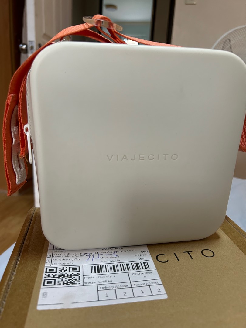 Viajecito XL SplashKit Body, Women's Fashion, Bags & Wallets, Cross ...