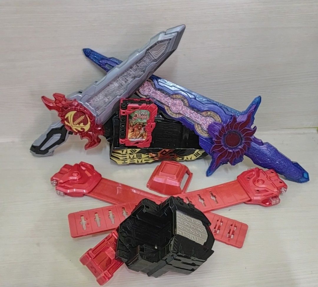 Bandai Kamen Rider Saber DX Seiken Swordriver DX Haouken Xross Saber ...