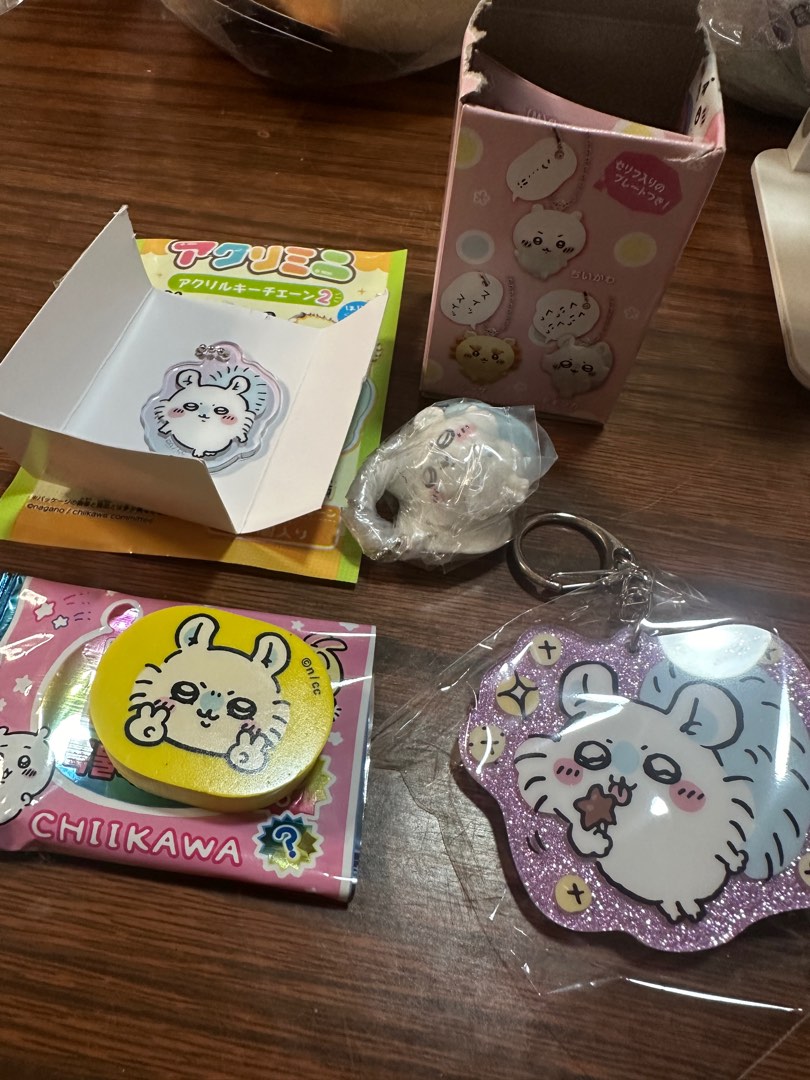 Chiikawa 飛鼠 mononga 桃 日本 扭蛋 牌 公仔, 女裝, 手錶及配件, 其他飾物 - Carousell
