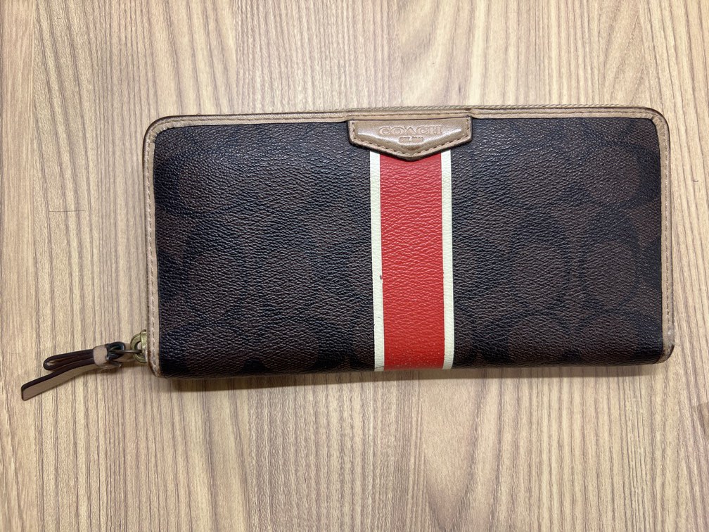 Coach signature long wallet (Genuine), Women's Fashion, Bags & Wallets ...
