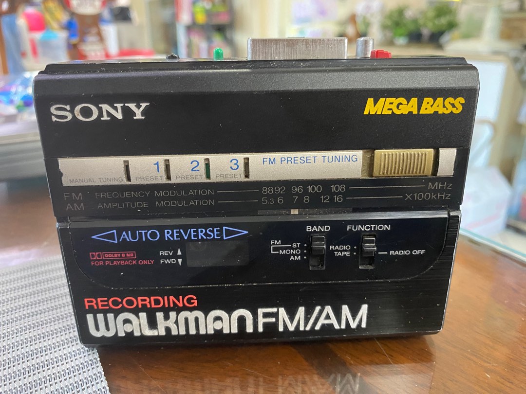 DEFECTIVE Vintage Sony Walkman stereo cassette tape player & recorder ...
