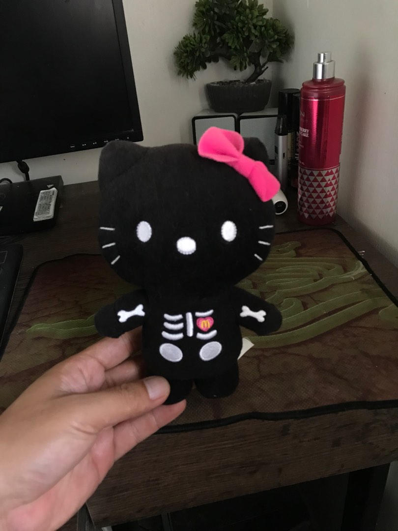 Hello kitty bone, Hobbies & Toys, Toys & Games on Carousell