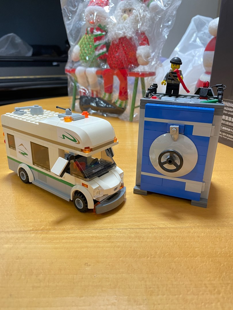 Lego city camper van/city coin bank, 興趣及遊戲, 玩具 & 遊戲類 - Carousell