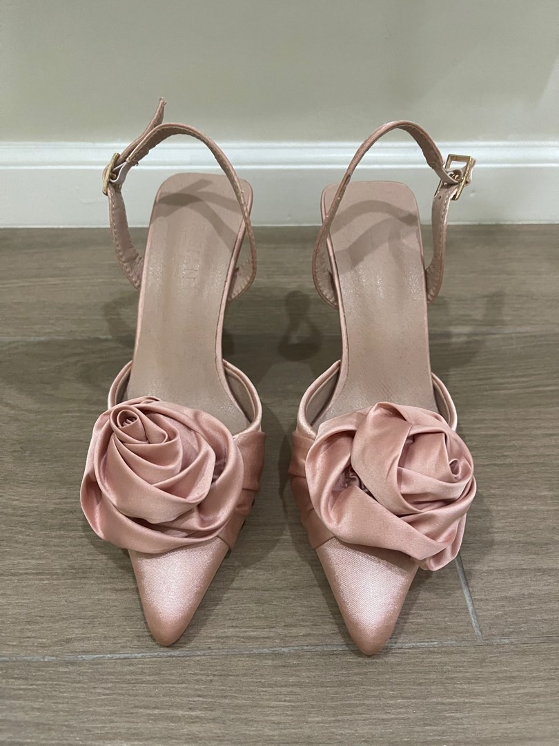 Light Pink Rosette Heels, Women's Fashion, Footwear, Heels on Carousell