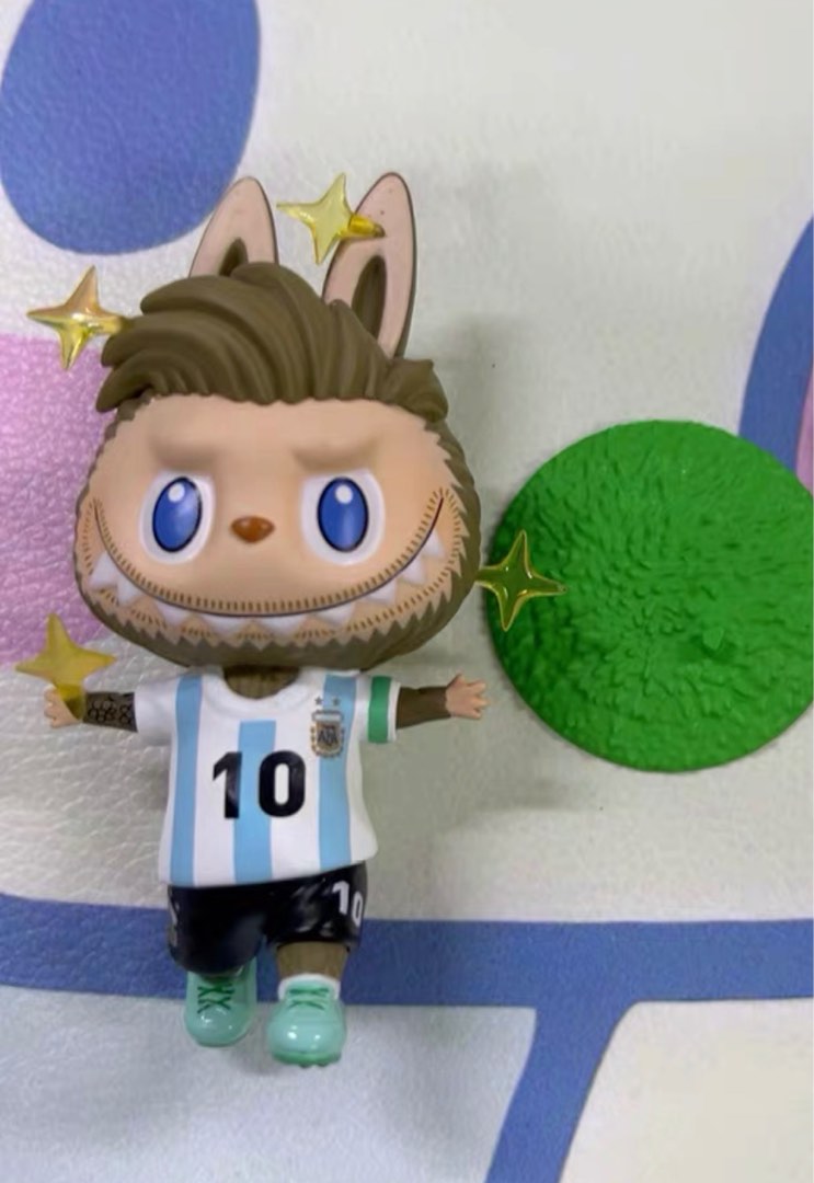 Messi 美斯 射門 labubu 隱藏版 secrets, 興趣及遊戲, 玩具 & 遊戲類 - Carousell