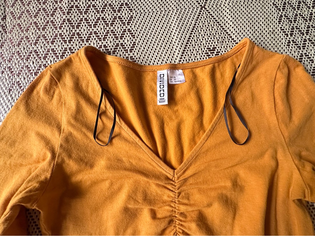 Mustard crop top, Women's Fashion, Tops, Longsleeves on Carousell