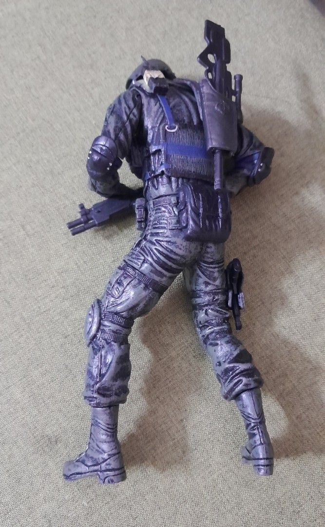 Neca resident evil hunk custom with extra weapon accessories set marvel ...