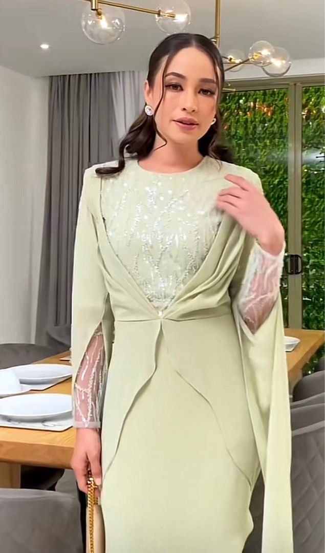 QISZAR - ARIA MAHARANEE, Women's Fashion, Muslimah Fashion, Baju Kurung ...