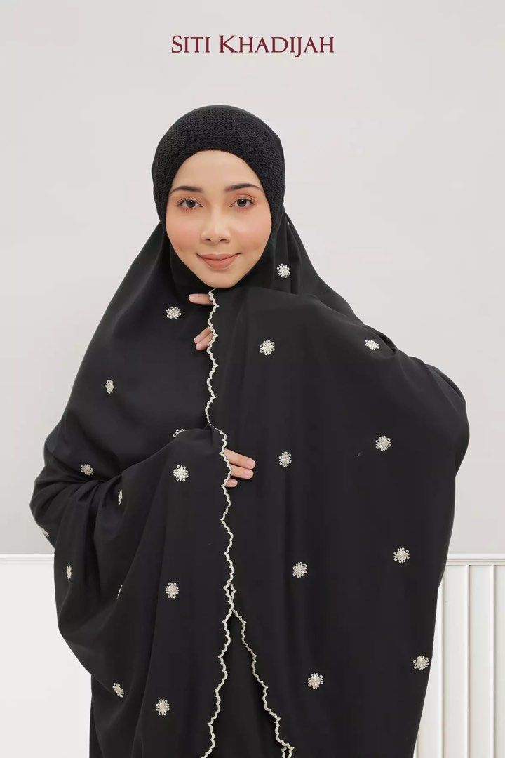 Telekung siti khadijah broderie ratna in black, Women's Fashion, Muslimah Fashion, Prayer Sets ...