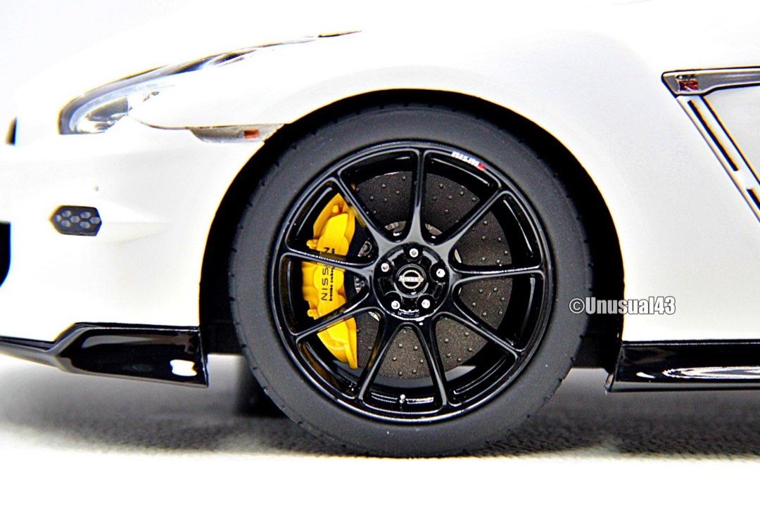1/18 Make up Model Nissan R35 GTR T-Spec 2024 Brilliant White Pearl ...