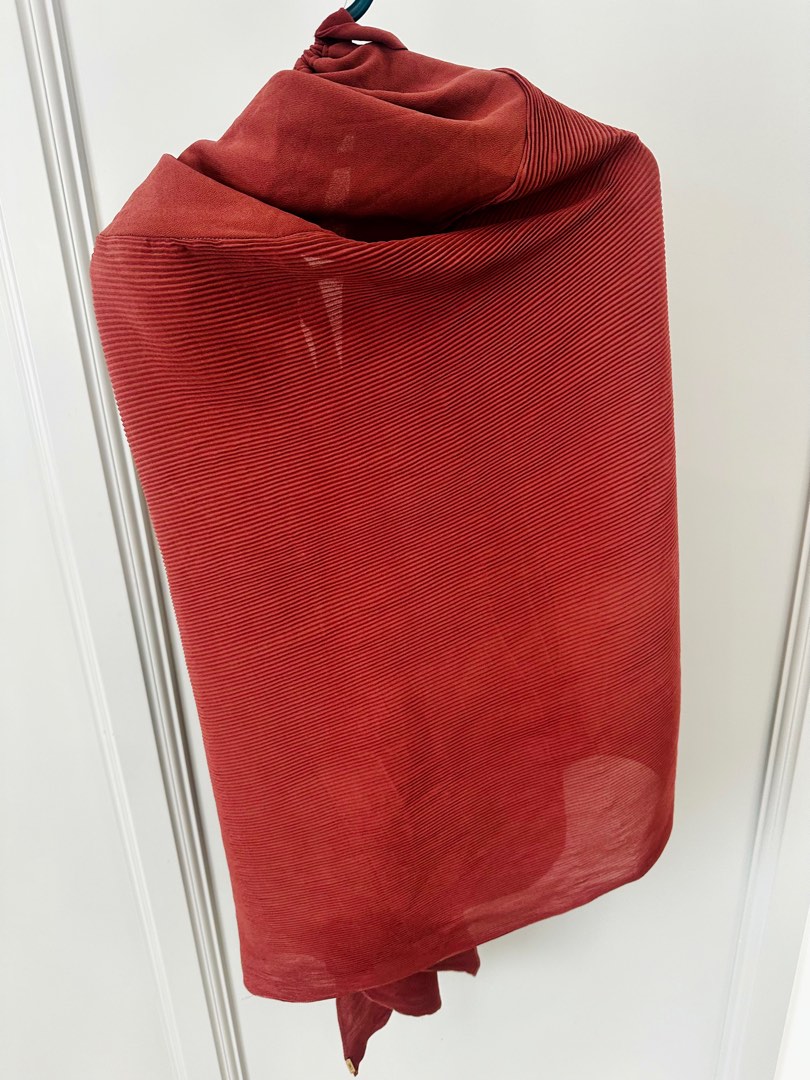 Alia scarf carmelitt, Women's Fashion, Muslimah Fashion, Hijabs on ...