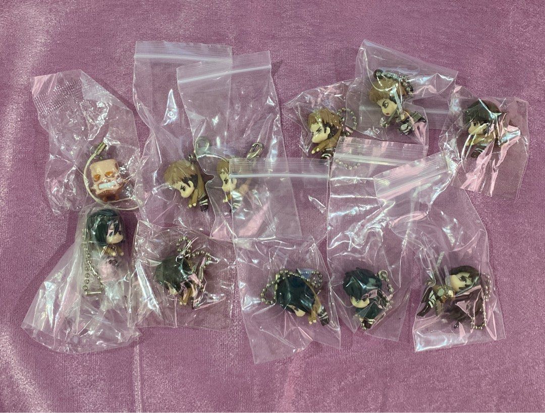 Attack on Titan AOT Mini Figure Keychain Set, Hobbies & Toys, Memorabilia & Collectibles, Fan ...