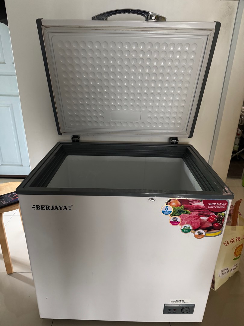 Berjaya freezer 227L, TV & Home Appliances, Kitchen Appliances ...