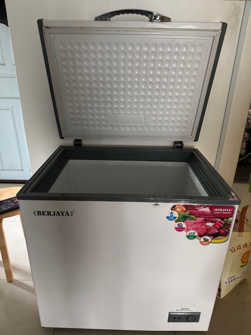 Berjaya freezer 227L, TV & Home Appliances, Kitchen Appliances ...